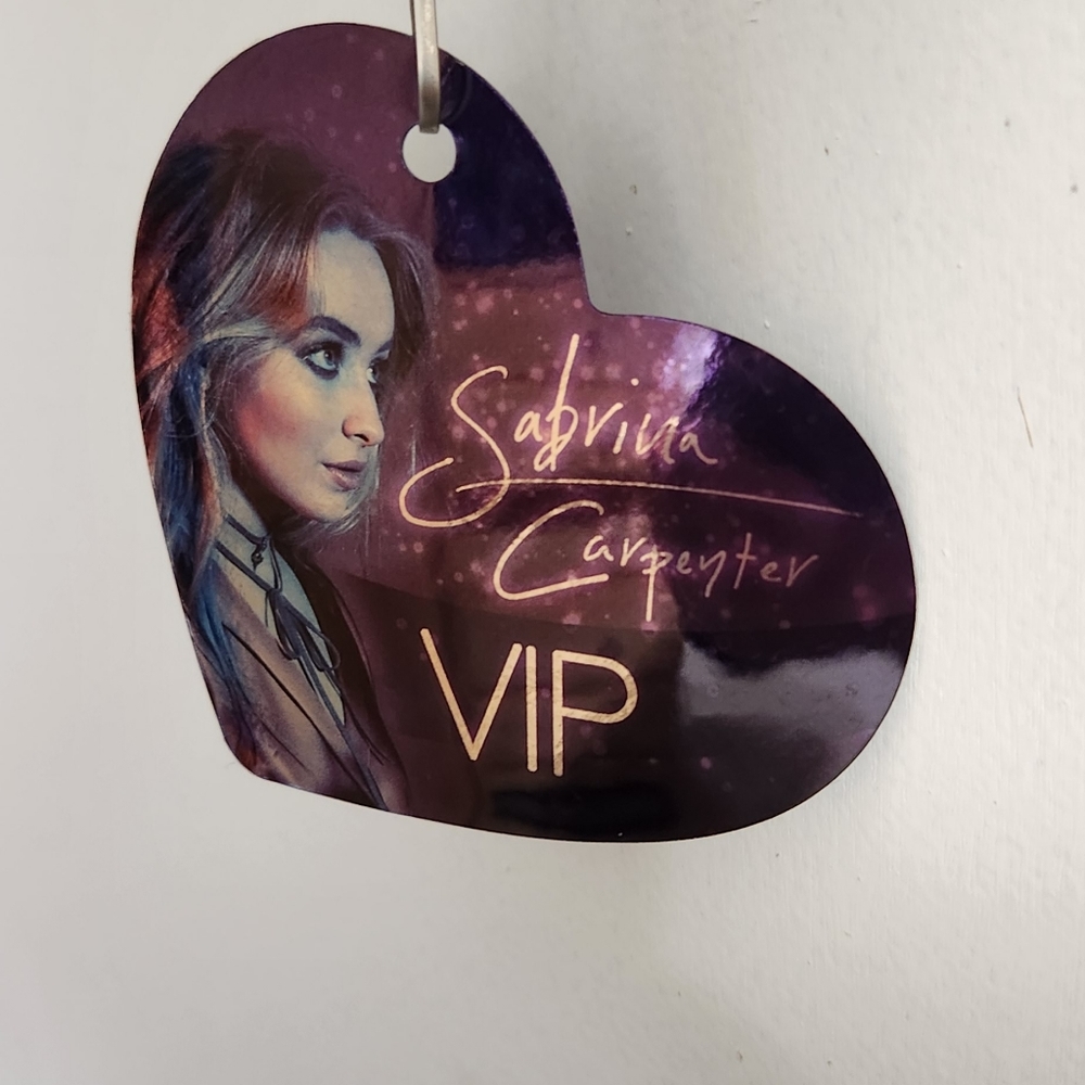 Sabrina Carpenter Evolution Tour Vip Pass - Gem